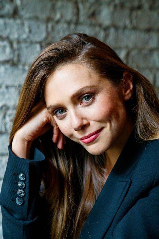 Elizabeth Olsen's Heartwarming Gesture: Showering Amelie Dallimore with ...